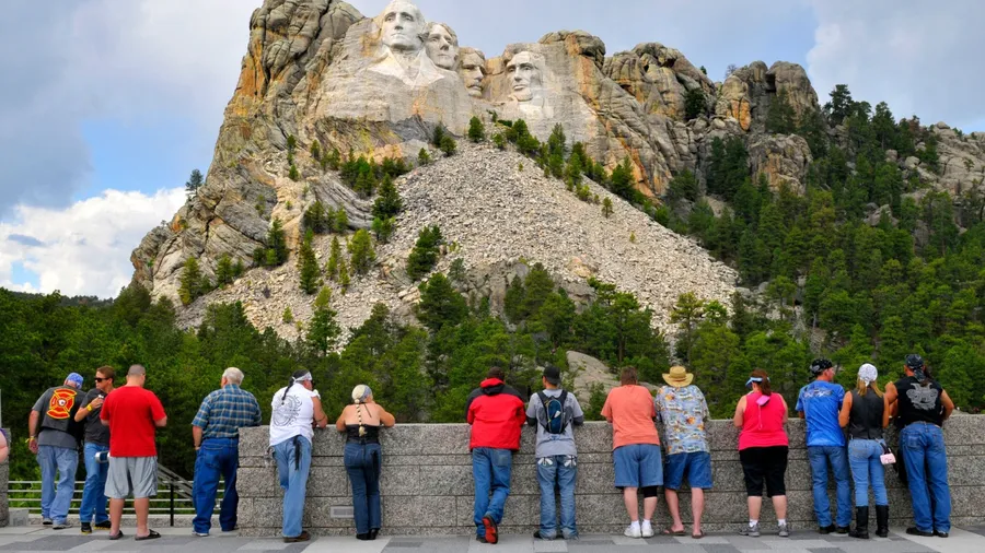 The hidden monuments changing South Dakota road trips - Colormelon