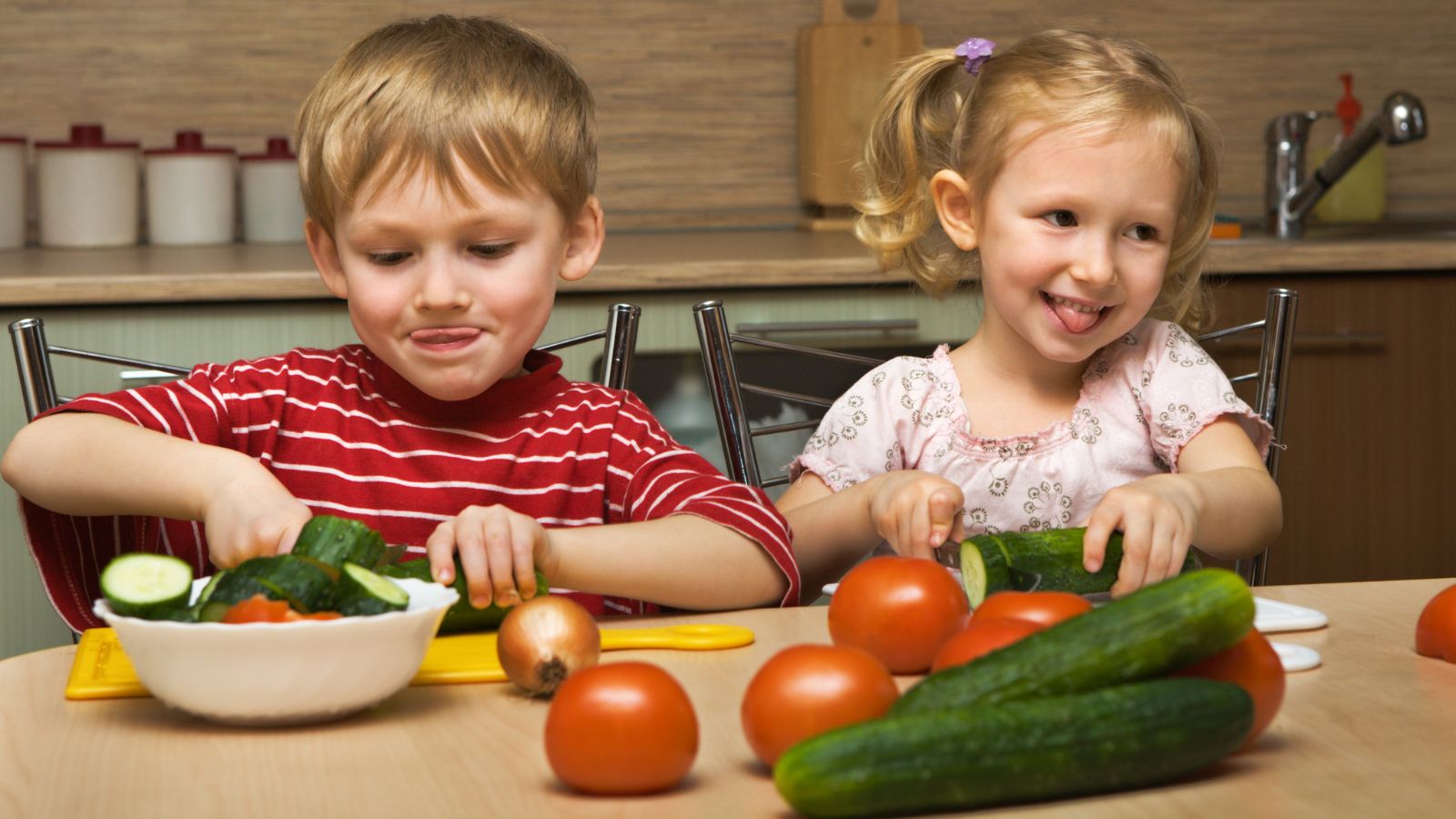 Kid-Friendly Kitchen Makeover: Summer Snack Stations - Colormelon