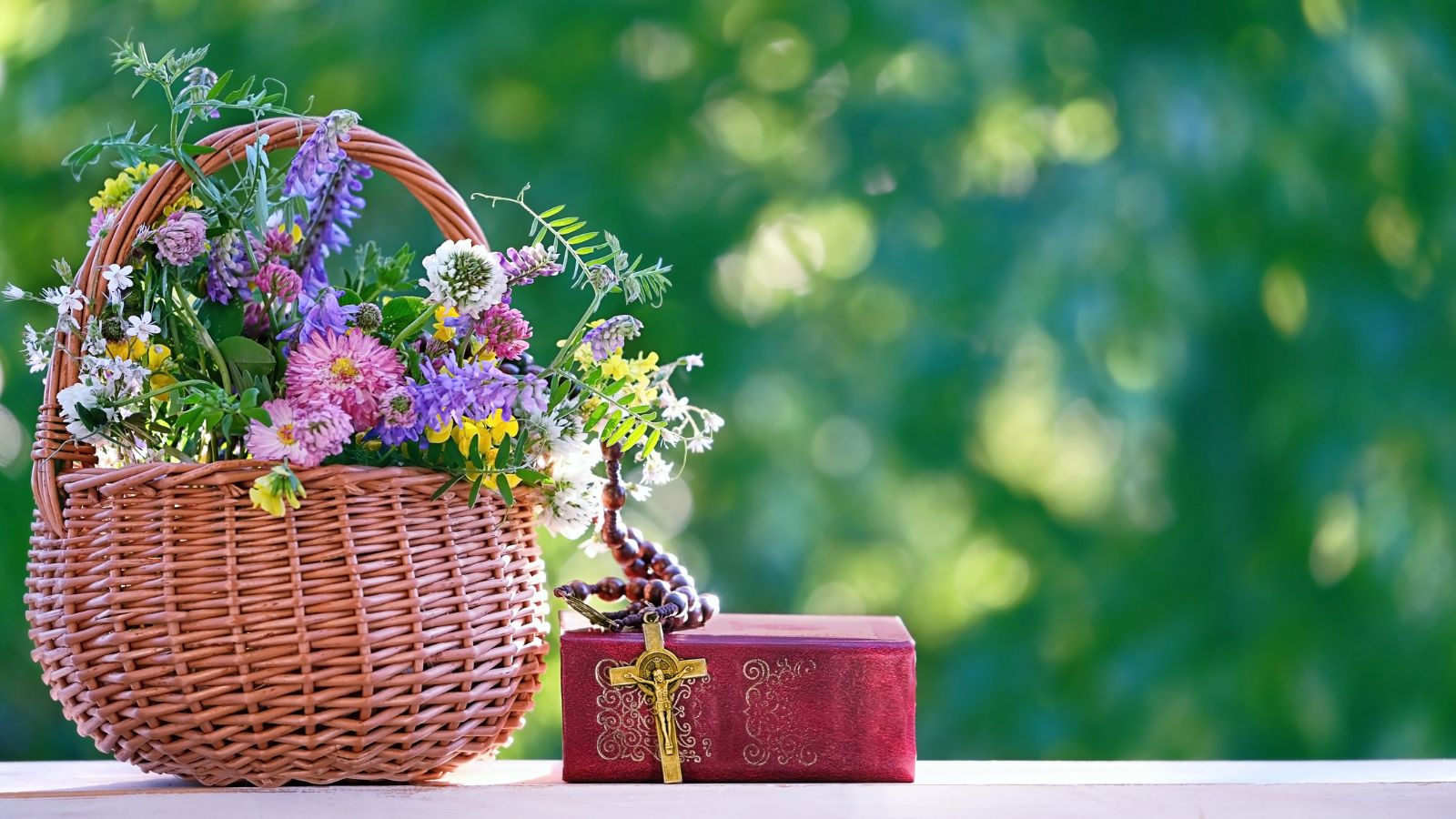 Creative Summer Flowers Display Ideas for Home - Colormelon