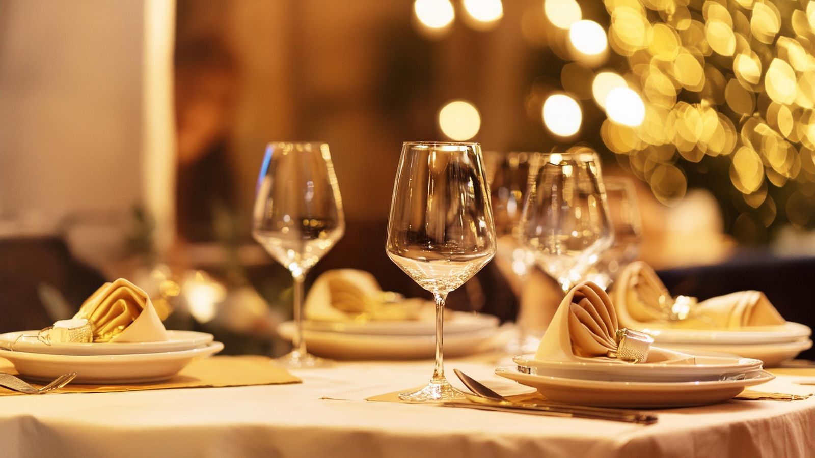15 Elegant Ways to Enjoy Fine Dining at Home - Colormelon