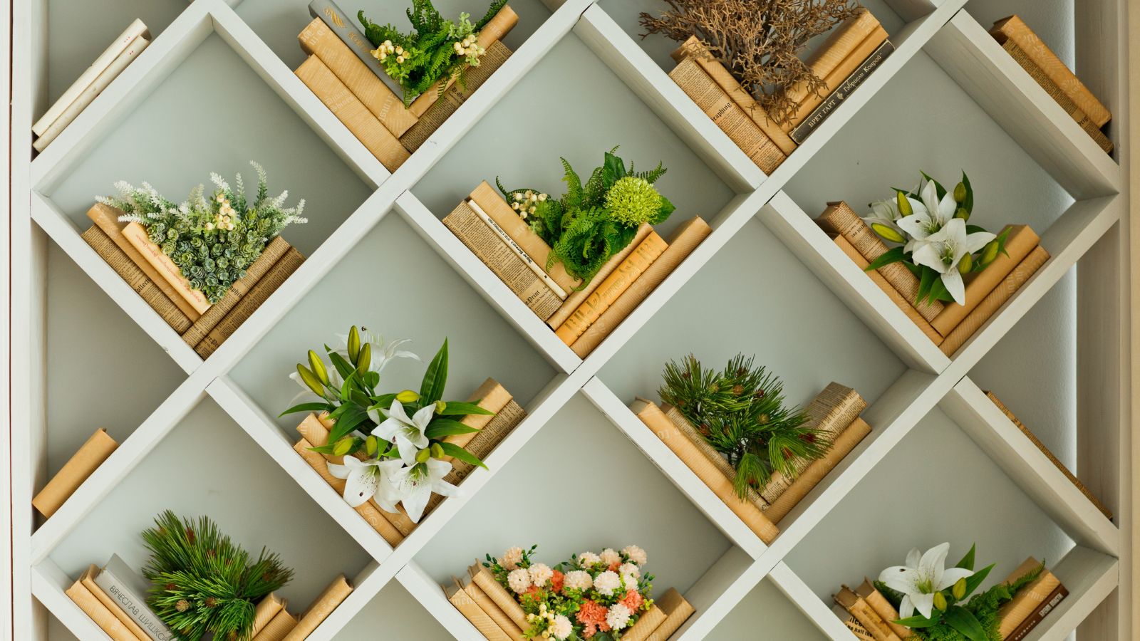 Home Decor Ideas for Art and Poetry Lovers - Colormelon