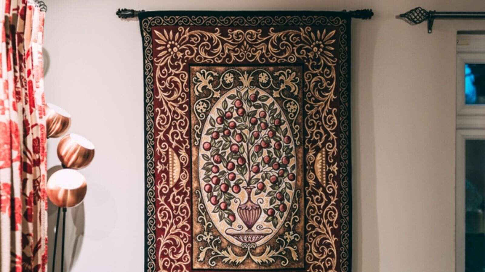 Home Decor Ideas for Art and Poetry Lovers - Colormelon
