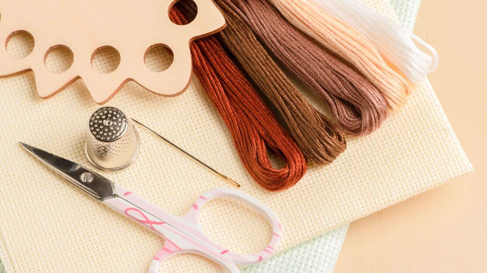 15 Creative Ways to Repurpose Fabric for Decor - Colormelon