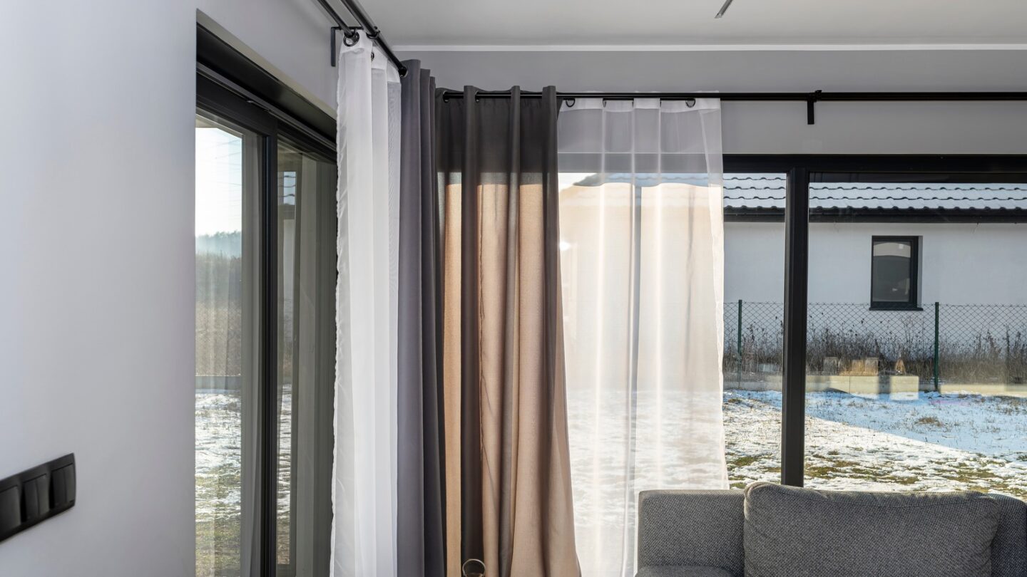 Elevate Your Views with Stunning Curtain Styles - Colormelon