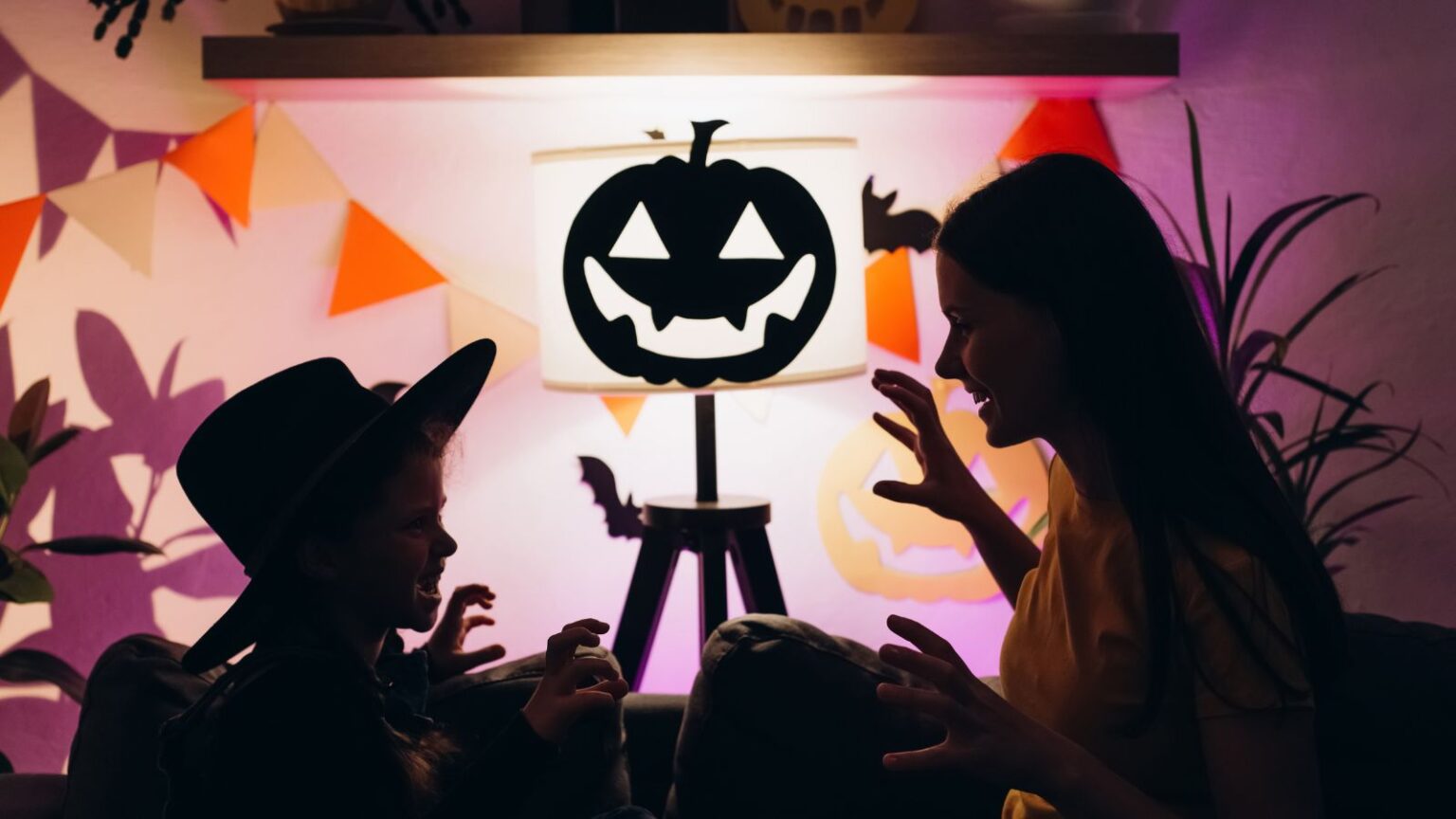 Turn Your Corridor into a Creepy Haunted Walkway - Colormelon