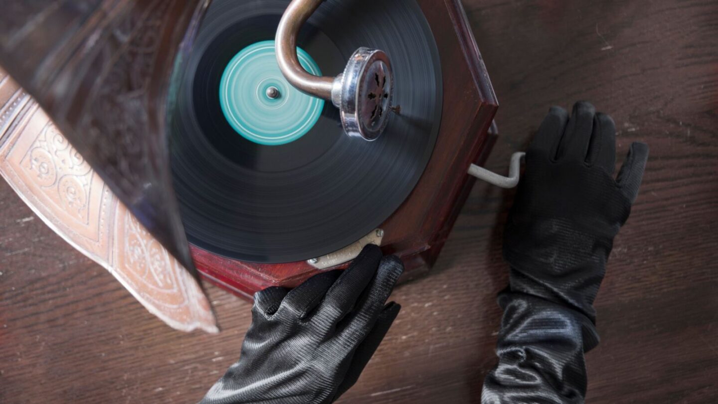 Halloween with a Mid-Century Modern Twist - Colormelon