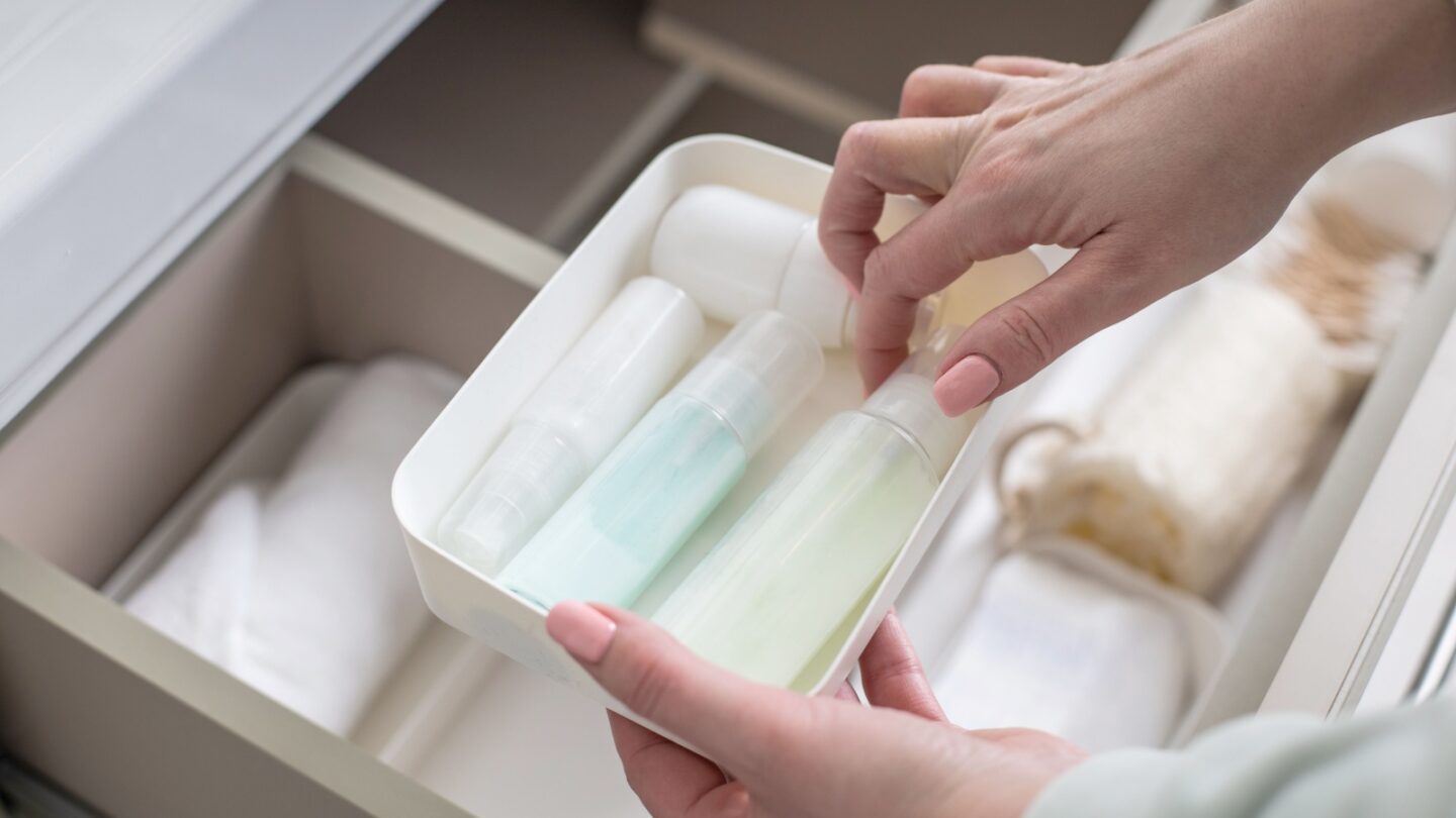 Quick Tips to Declutter and Organize Bathroom - Colormelon