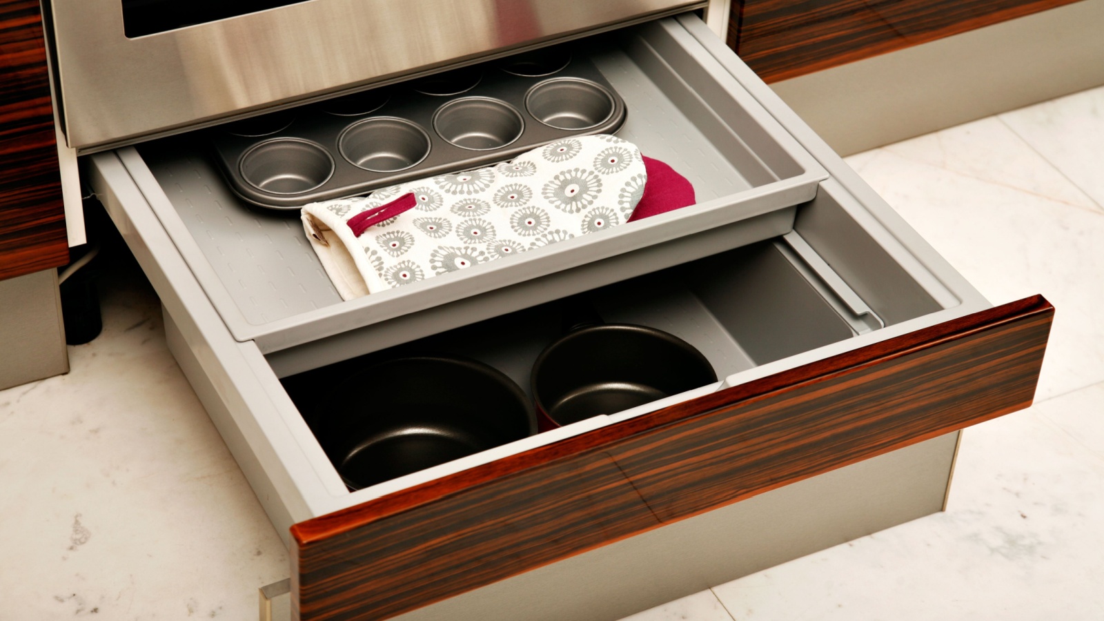 Maximize Tiny Kitchens With These Smart Tips - Colormelon